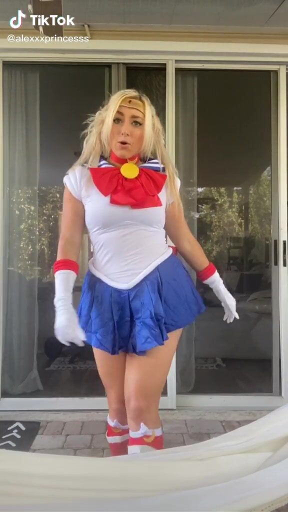 Hot Alexandria Knight Shows Cosplay | sexyfilter.com