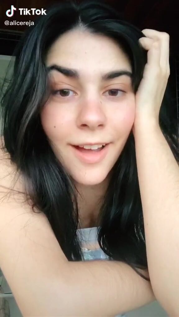 Sexy Alice Oliveira in White Crop Top | sexyfilter.com