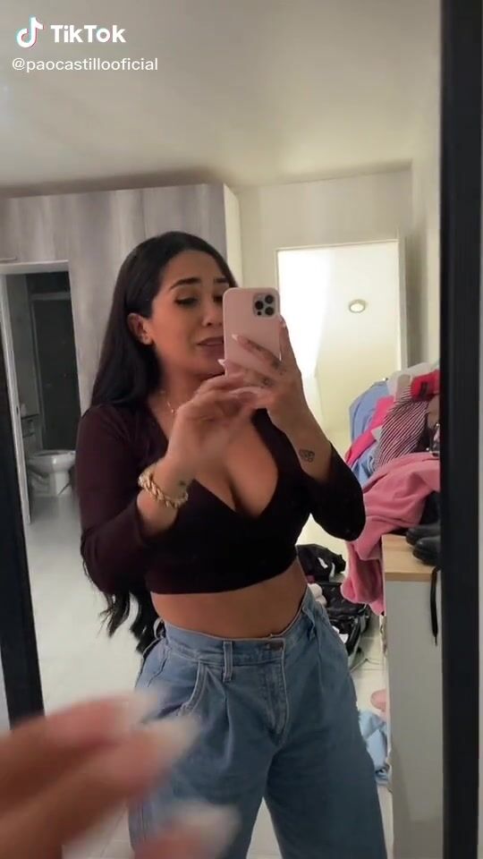 Beautiful Pao Castillo Shows Cleavage in Sexy Black Crop Top | sexyfilter.com