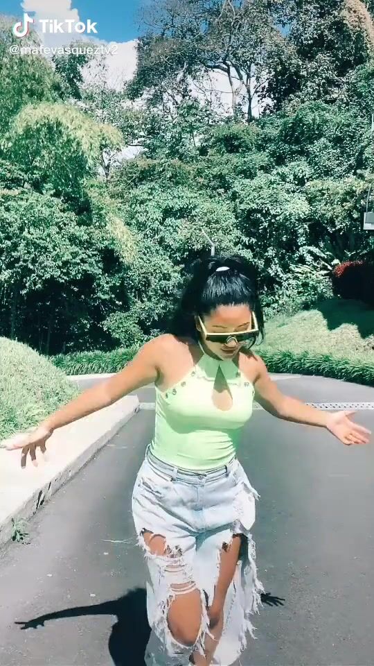 Hot Mafe Vásquez in Green Top | sexyfilter.com