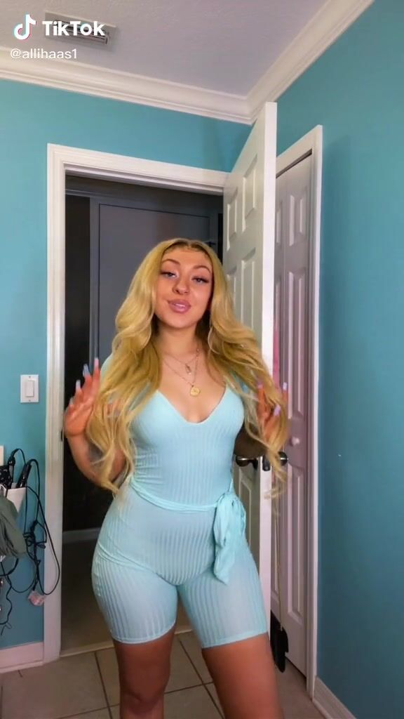 Sweetie Alli Haas Shows Cleavage In Blue Overall