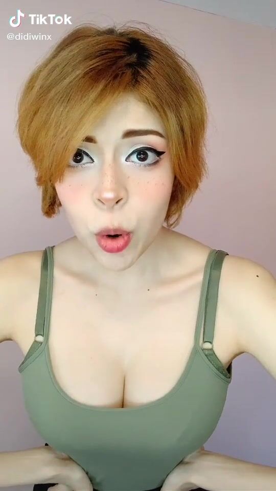 Sensual Didi Shows Cleavage | sexyfilter.com