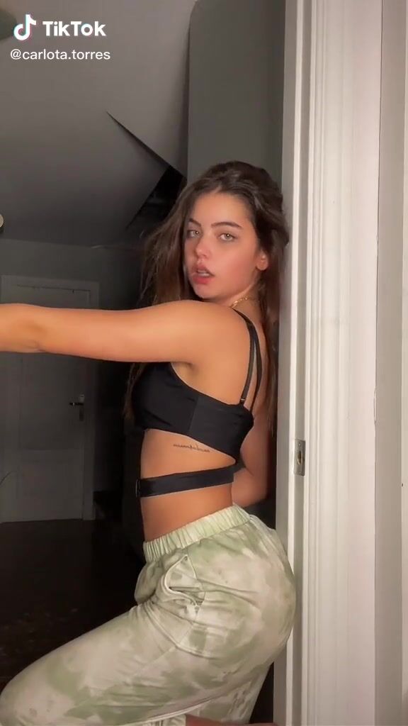 Amazing Carlota Torres In Hot Black Crop Top