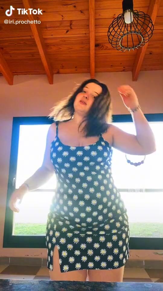 Sexy iri.prochetto Shows Cleavage in Dress | sexyfilter.com