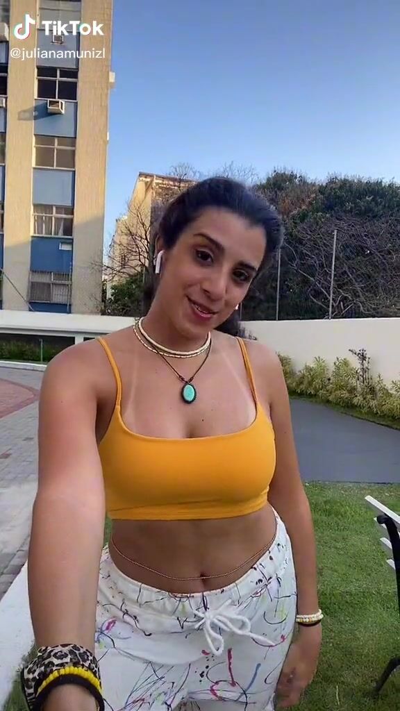 Cute Ju Muniz Shows Cleavage | sexyfilter.com