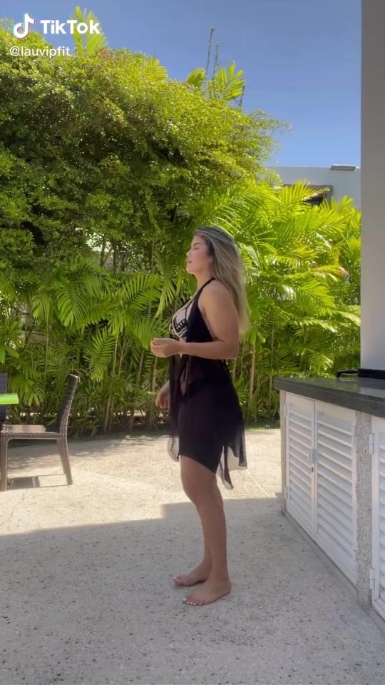 Hot Laura Fuentes Shows Cleavage in Bikini | sexyfilter.com
