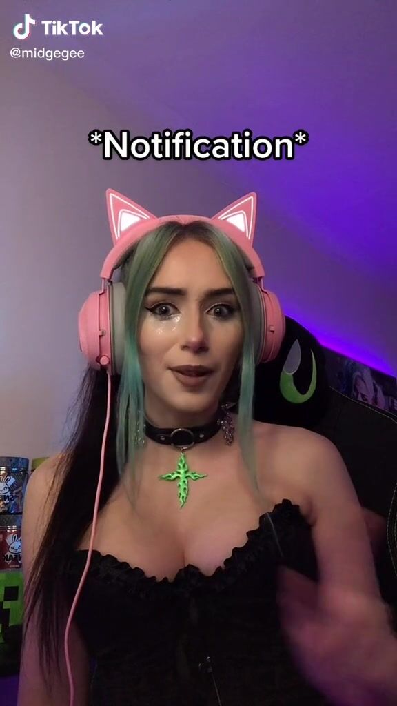 Sweetie Georgie Rubery Shows Cleavage | sexyfilter.com