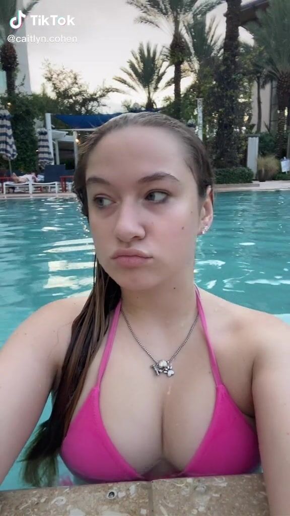 Sexy Caitlyn Cohen Shows Cleavage in Pink Bikini Top at the Swimming Pool | sexyfilter.com