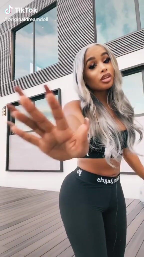 Hot Dreamdoll In Leggings