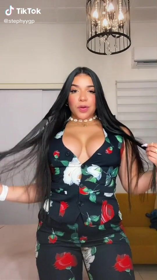 Cute Stephyy Shows Cleavage and Bouncing Boobs | sexyfilter.com