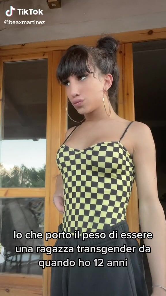Sexy Bea Martinez Shows Cleavage | sexyfilter.com