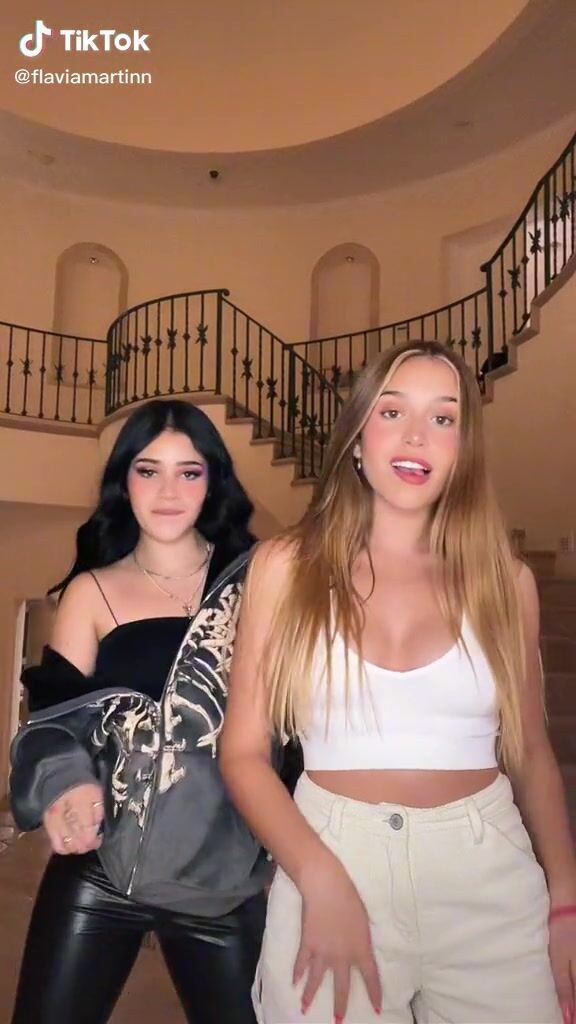 Hot Flavia Martin Shows Cleavage in White Crop Top | sexyfilter.com