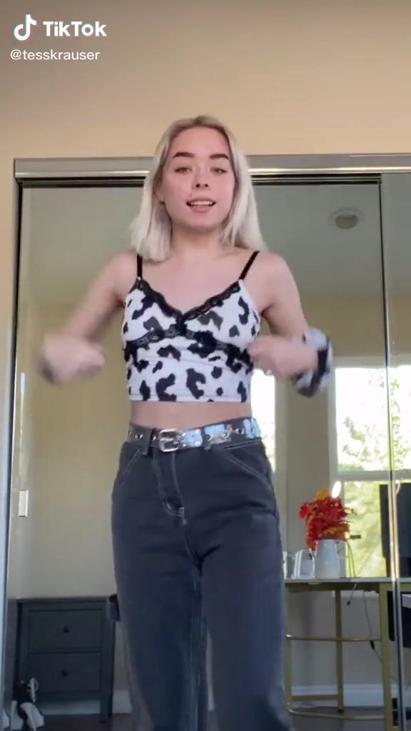 Hottie Tess Krauser in Crop Top | sexyfilter.com