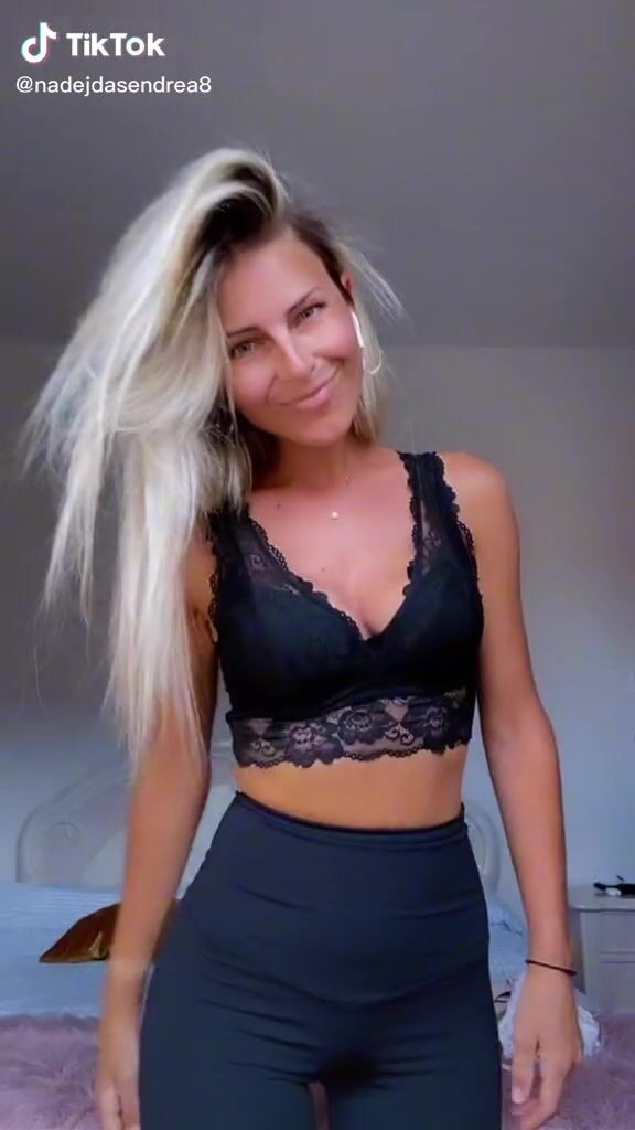 Beautiful Nadejda Sendrea Shows Butt | sexyfilter.com