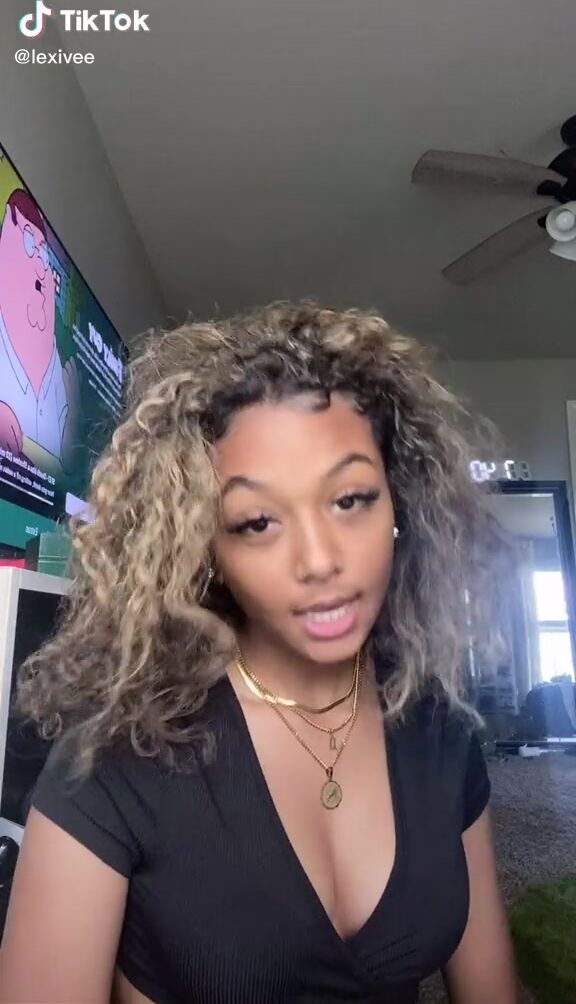 Sexy LexiVee03 Shows Cleavage in Black Crop Top | sexyfilter.com